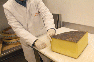 Le Delas à votre service ! Fromages à la découpe sur mesure